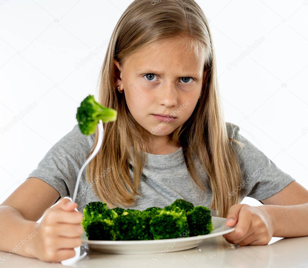 Nutrición y hábitos alimenticios saludables para los niños concepto de ...