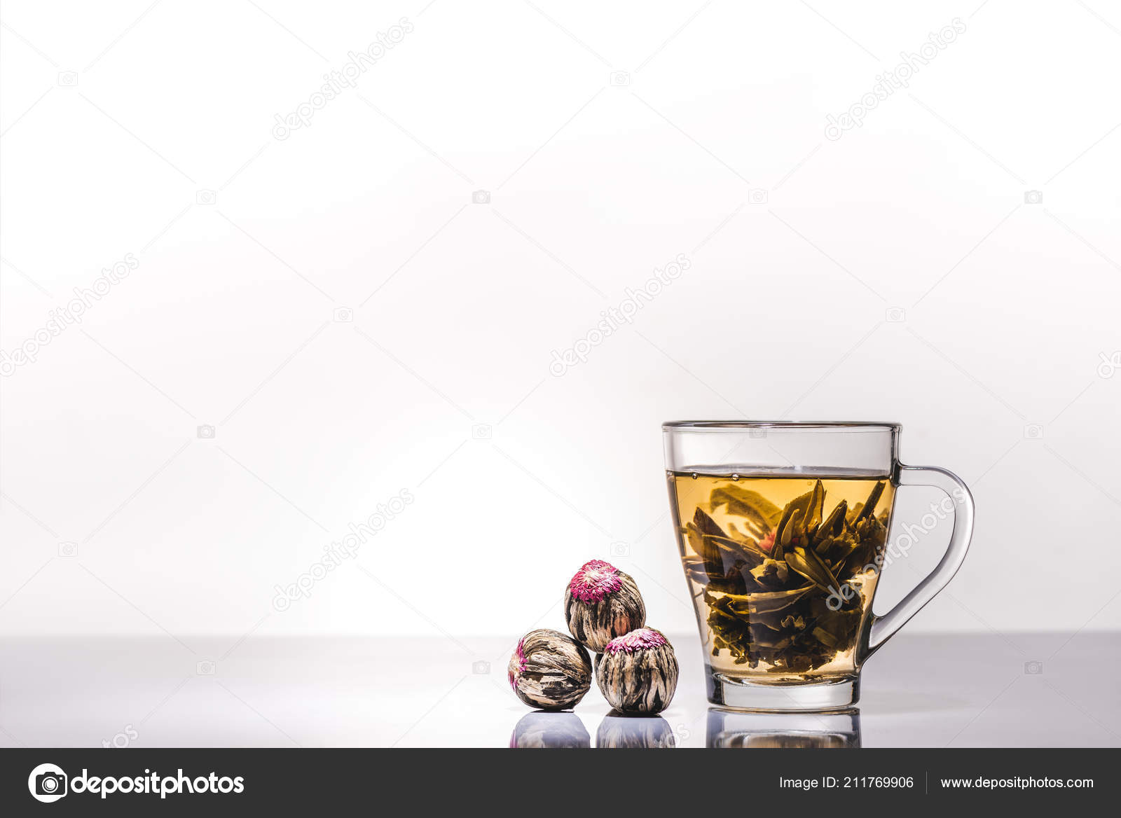 Cup Chinese Flowering Tea Tea Balls Table — Stock Photo © VadimVasenin ...