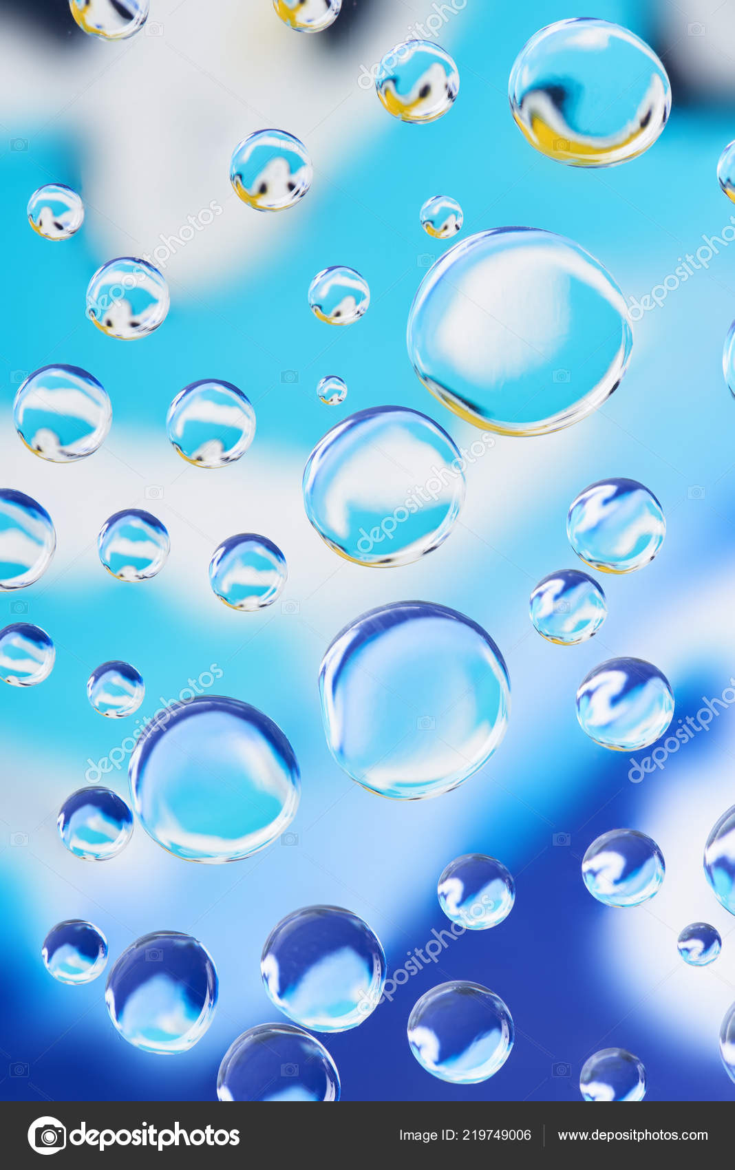 Beautiful Calm Clean Water Drops Light Blurred Background — Free Stock ...
