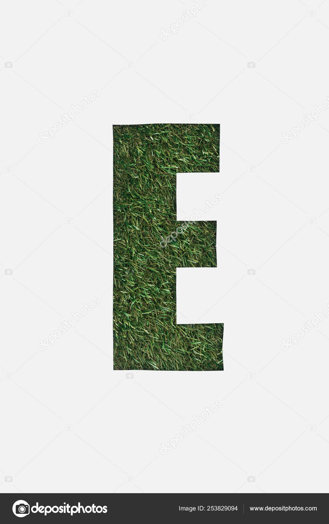 Vista Superior Letra Recortada Sobre Fondo Hierba Verde Aislado Sobre ...