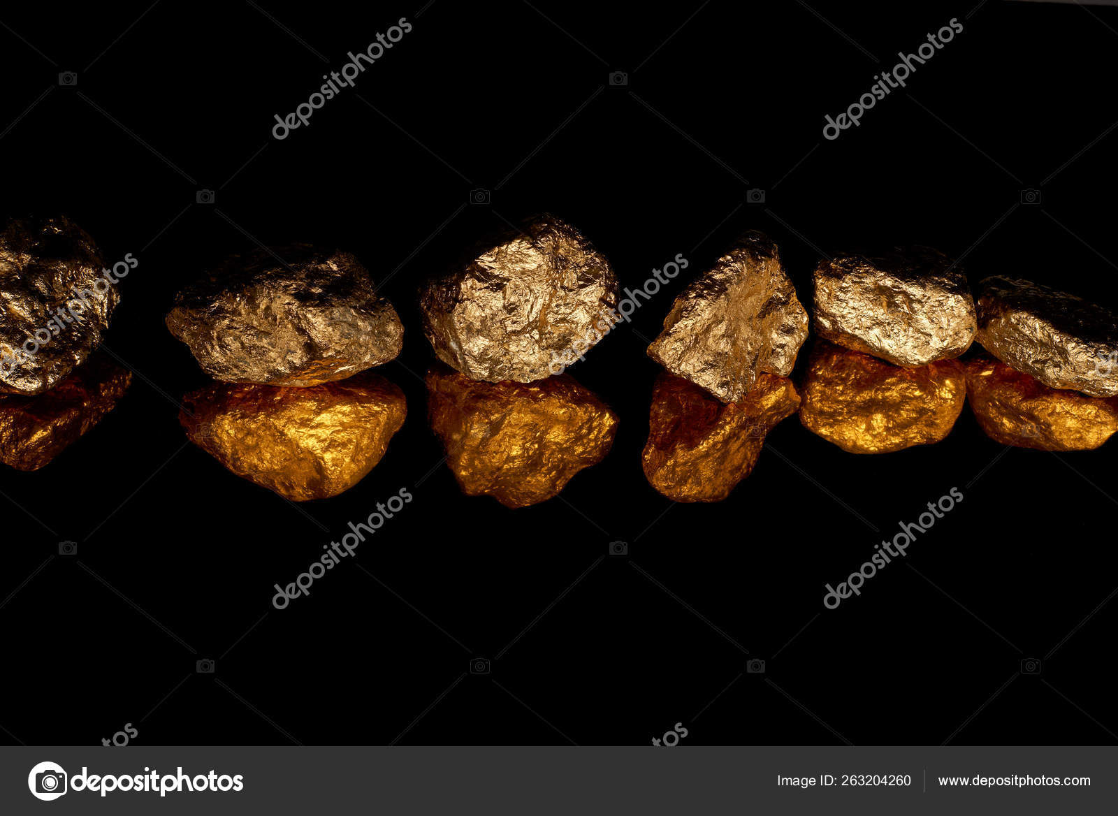 Gold Shiny Stones Row Reflection Isolated Black Copy Space ⬇ Stock ...