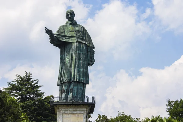 El San Carlone o Sancarlone o el Coloso de San Carlo Borromeo, una ...