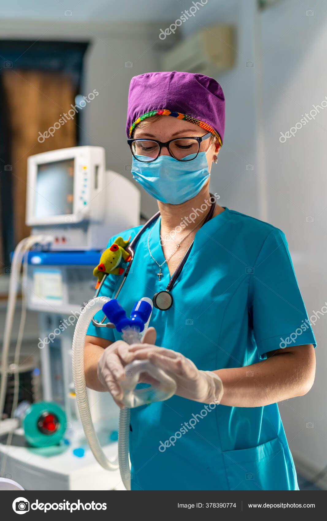 Ventilation Lungs Oxygen Mechanical Ventilation Equipment Nurse Medical ...