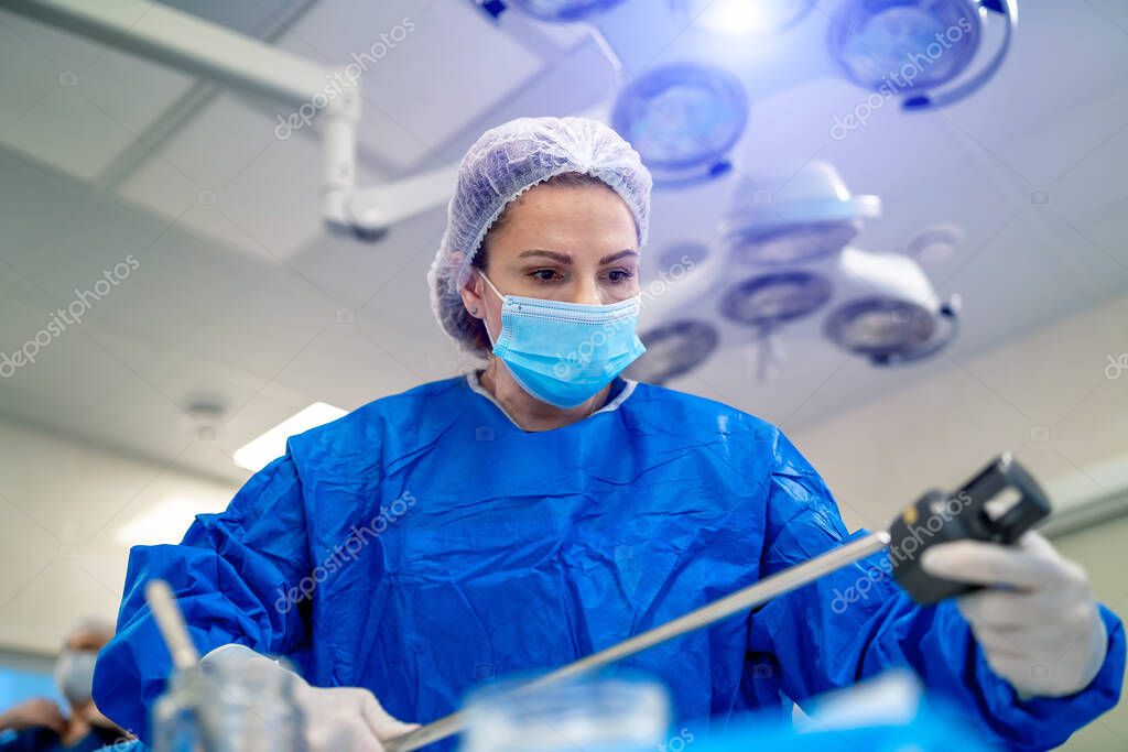 Establecimiento de plano de quirófano tecnológicamente avanzado. Real ...