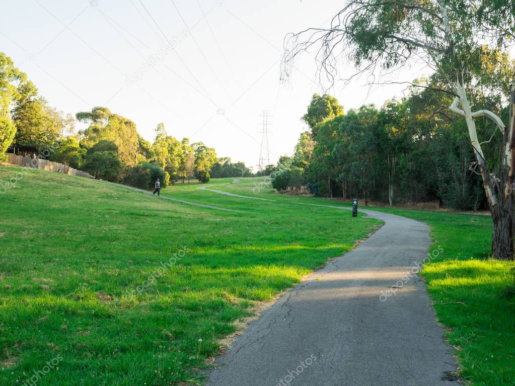 Melbourne, Australia - 9 de enero de 2017: Green Gully Linear Park en ...