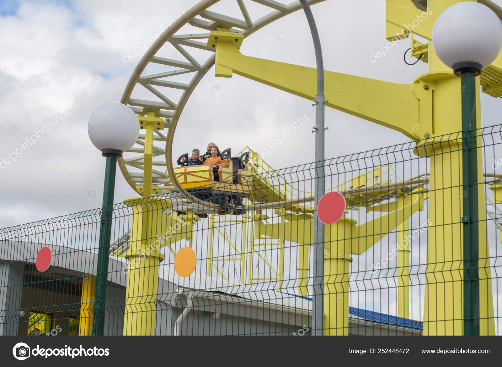 Yellow Rollercoaster Amusement Park – Stock Editorial Photo © klavdiyav ...