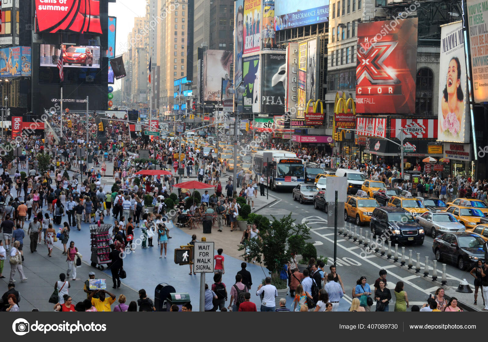 Crowd Of People Walking Nyc