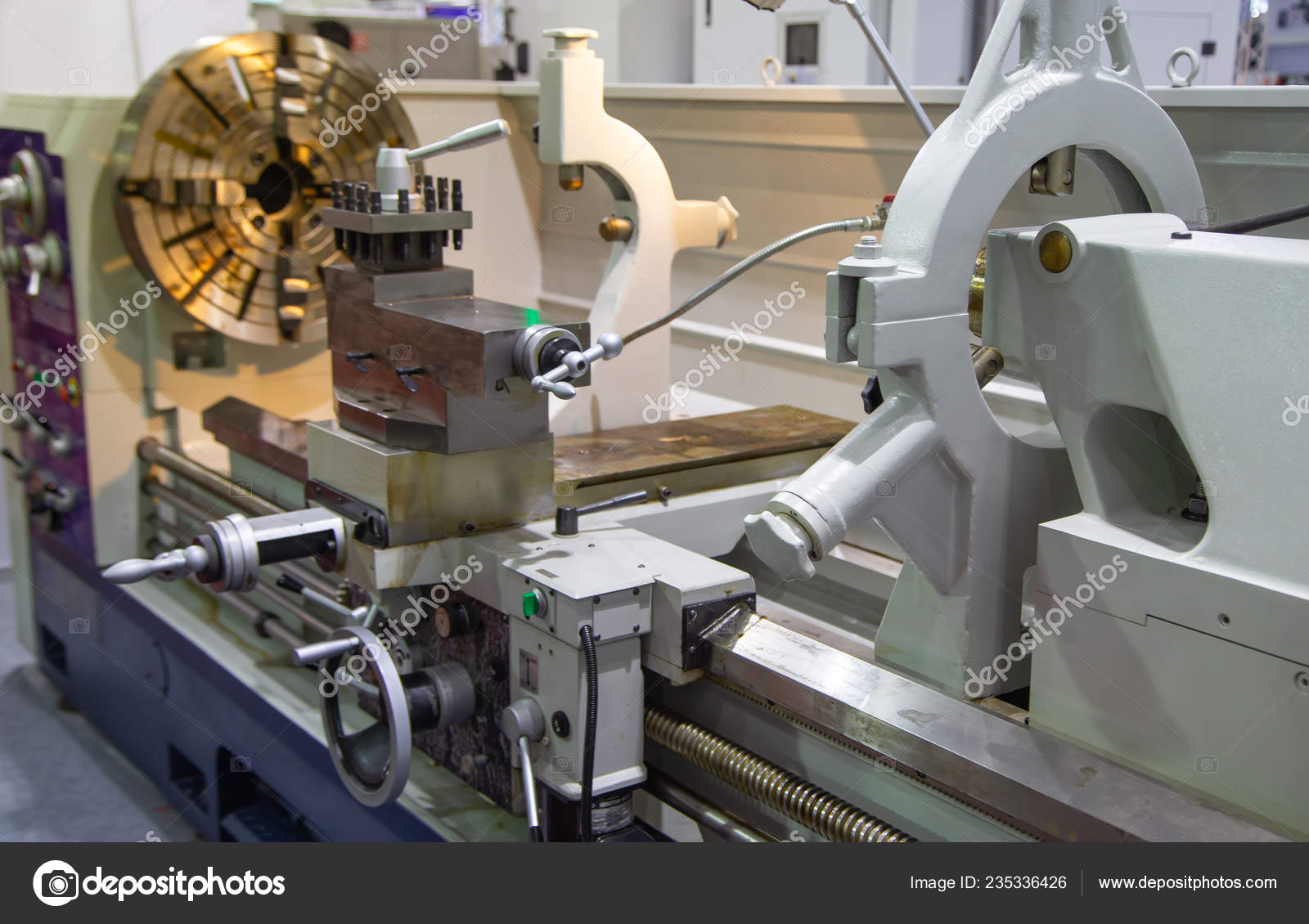 Close Manual Lathe Machine Industrial Metalwork Manufacturing — Stock Photo © isampuntarat@gmail ...