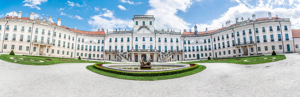 Castillo de Esterhazy en Fertod, Hungría. Foto panorámica. Escena ...