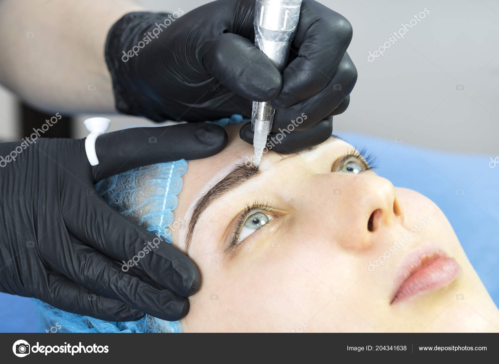 Microblading Eyebrows Workflow Beauty Salon — Stock Photo © Lester120 ...