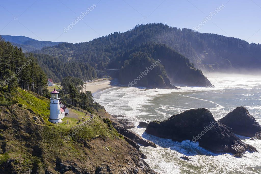 Heceta Head Light es un faro en la costa de Oregón 13 millas (21 km) al ...