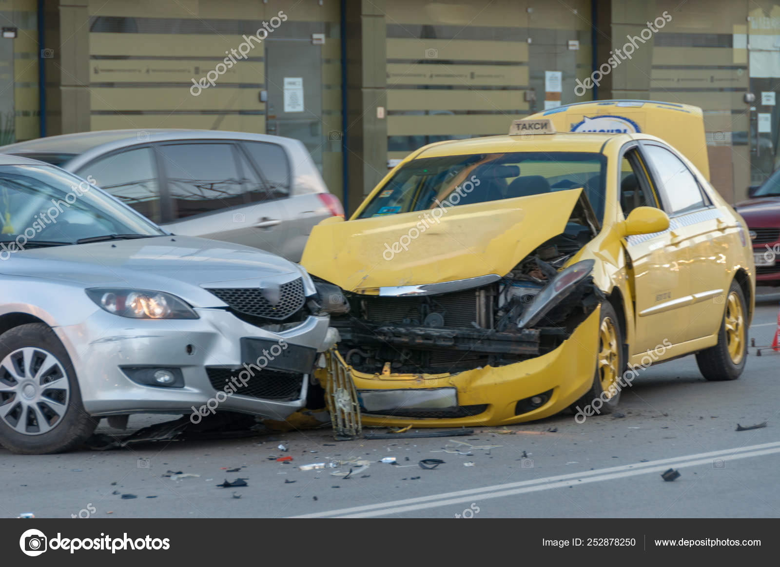 Two cars crashed – Stock Editorial Photo © MauMyHa #252878250