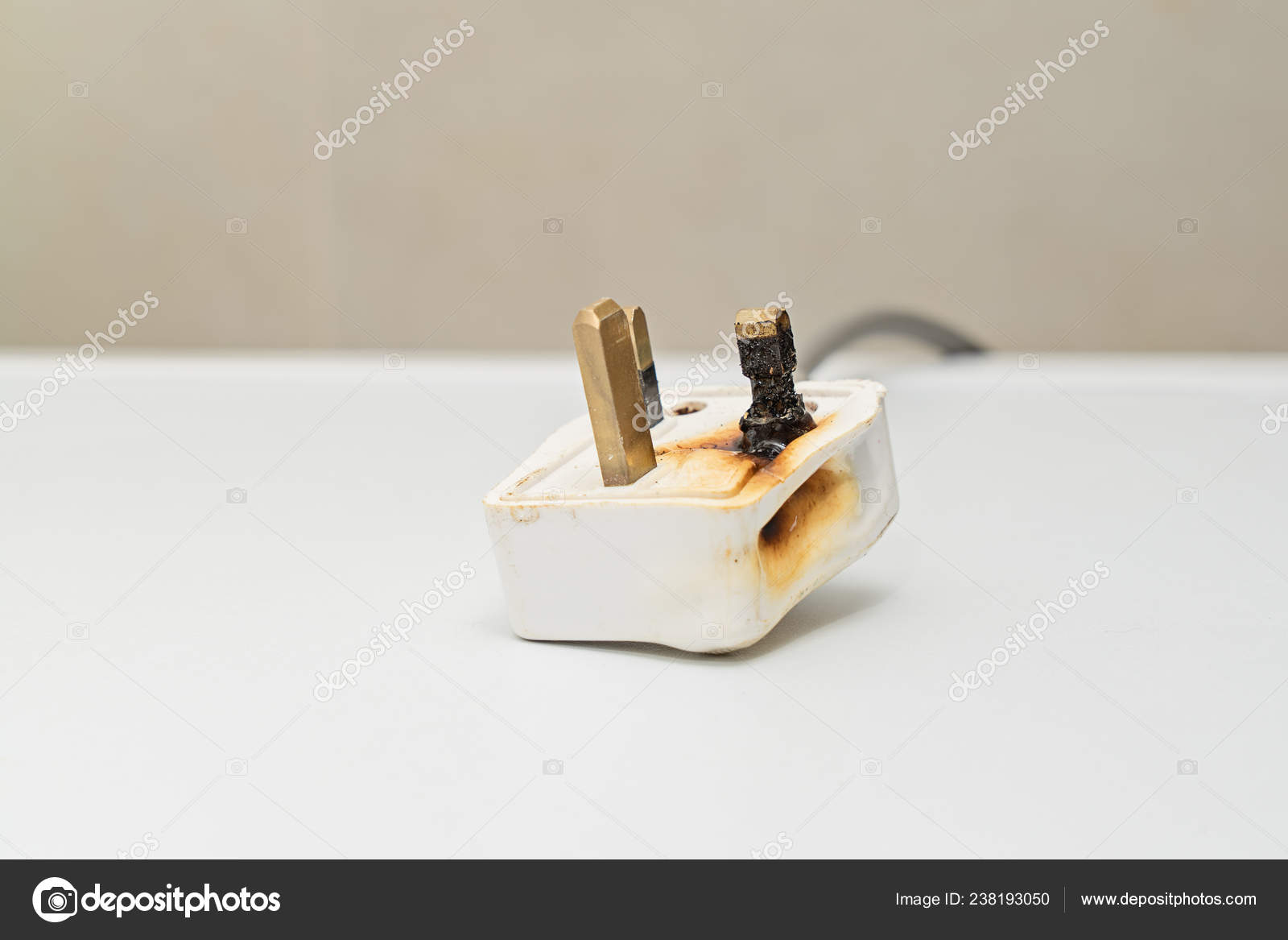 Burned 250V Style Socket Converter Improper Use Power Plugs Sockets ...