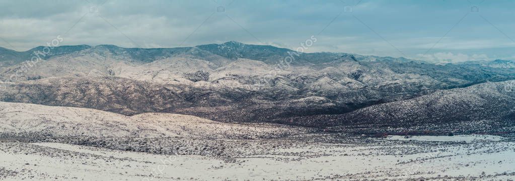 산의 사슬 Stock Photos, Royalty Free 산의 사슬 Images | Depositphotos