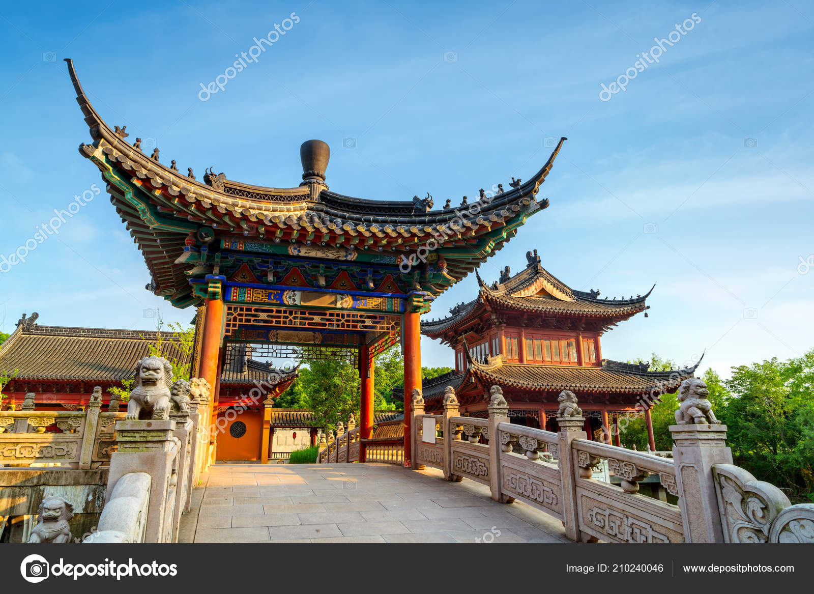 Chinese Traditional Classical Architecture Lake — Stock Photo © gyn9037 ...