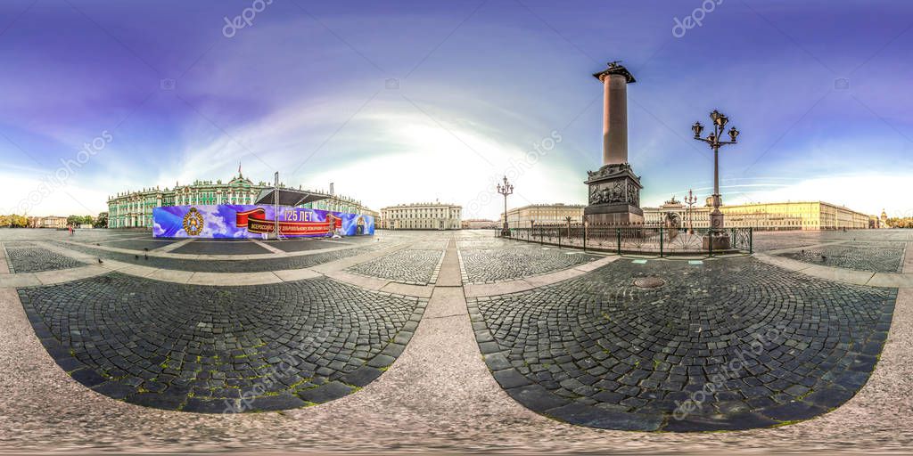 San Petersburgo - 2018: Plaza del Palacio. Noches blancas. Cielo azul ...