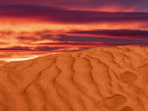 Red desert Stock Photos, Royalty Free Red desert Images | Depositphotos