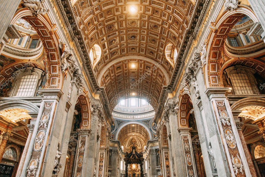 Ciudad del Vaticano, Plaza de San Pedro. La vista desde la parte ...