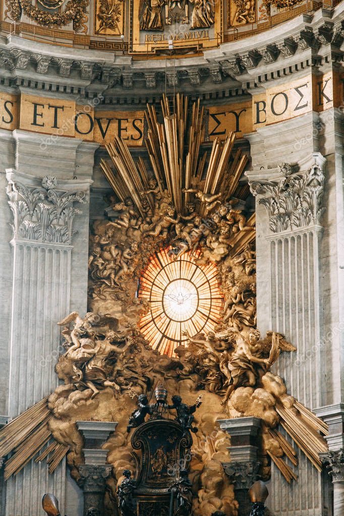 Ciudad del Vaticano, Plaza de San Pedro. La vista desde la parte ...