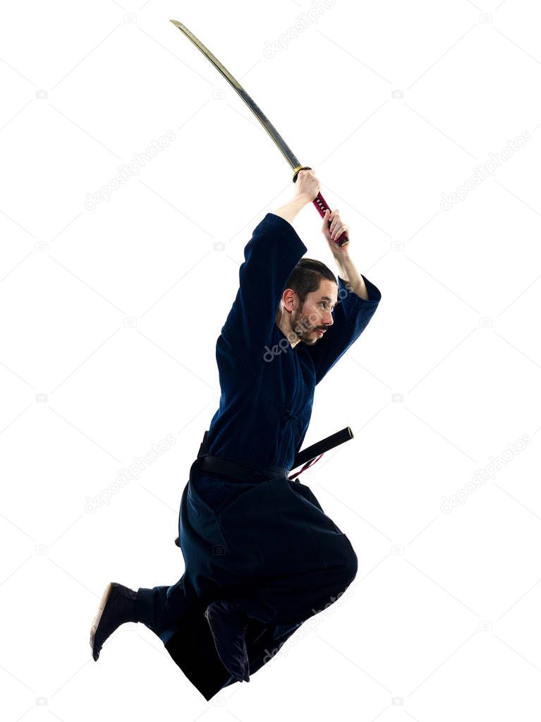 hombre laido Katori Shinto ryu aislado sombra silueta fondo blanco 2024