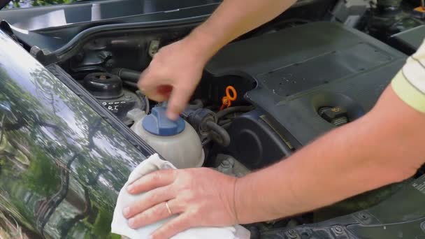 Open Close Car Coolant Reservior Cap ⬇ Video by © igorartmd Stock ...