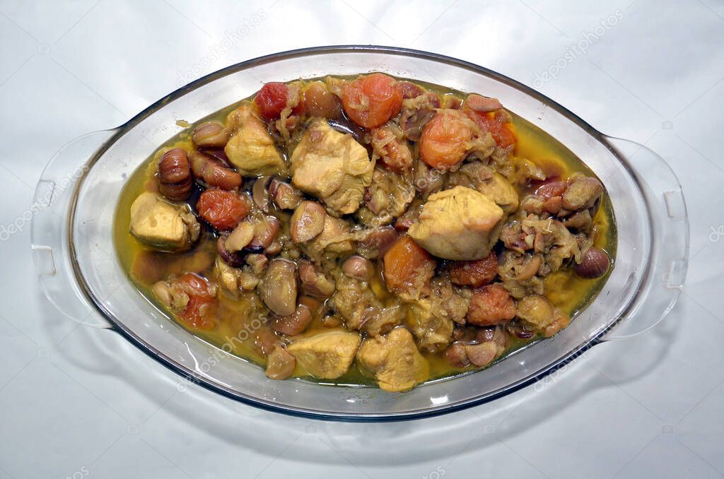 Shah pilaf negro. Pilafblack en una pita. Plato oriental tradicional ...