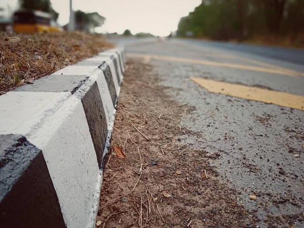 Curb lane Stock Photos, Royalty Free Curb lane Images | Depositphotos