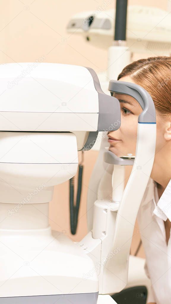 Examen oftalmológico ocular. Recuperación de la vista. Concepto de ...