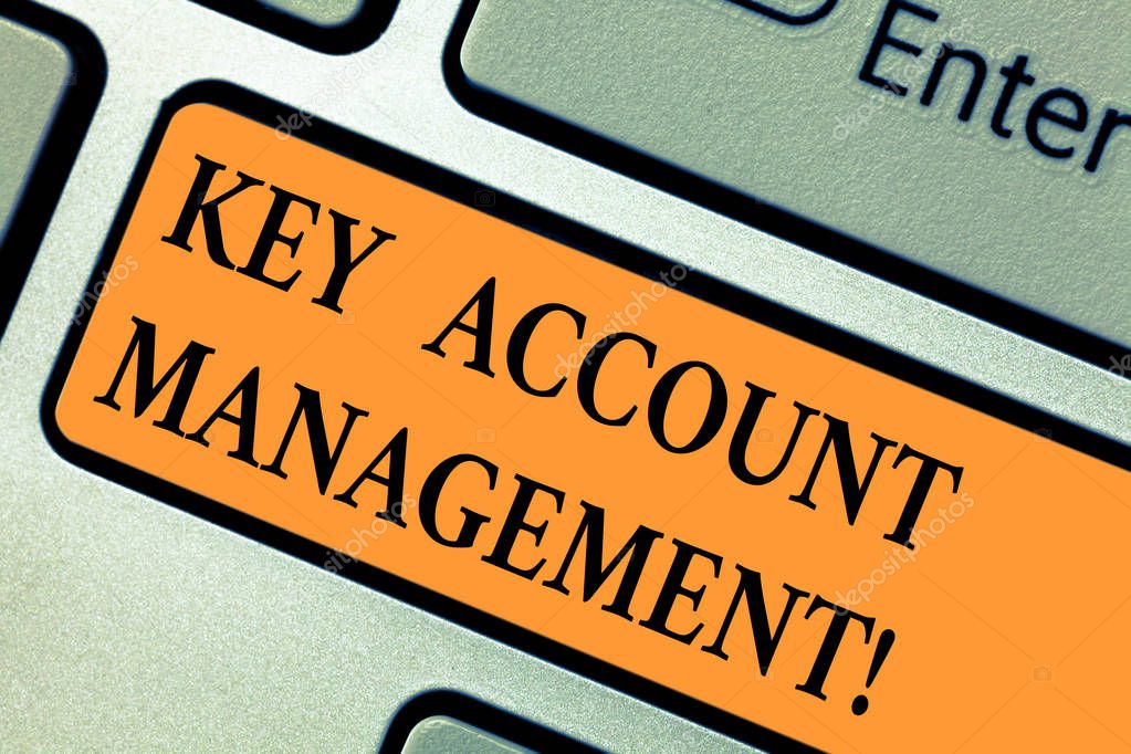 Texto de escritura a mano Key Account Management. Concepto que ...
