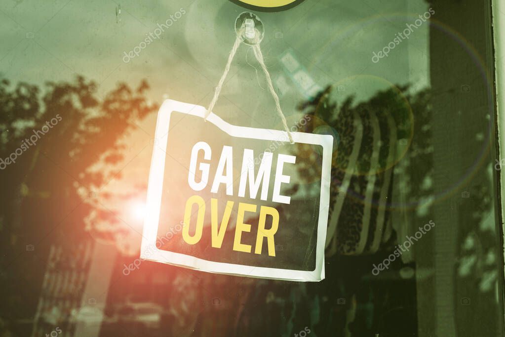 Signo de texto que muestra Game Over. Foto conceptual Situación en un ...