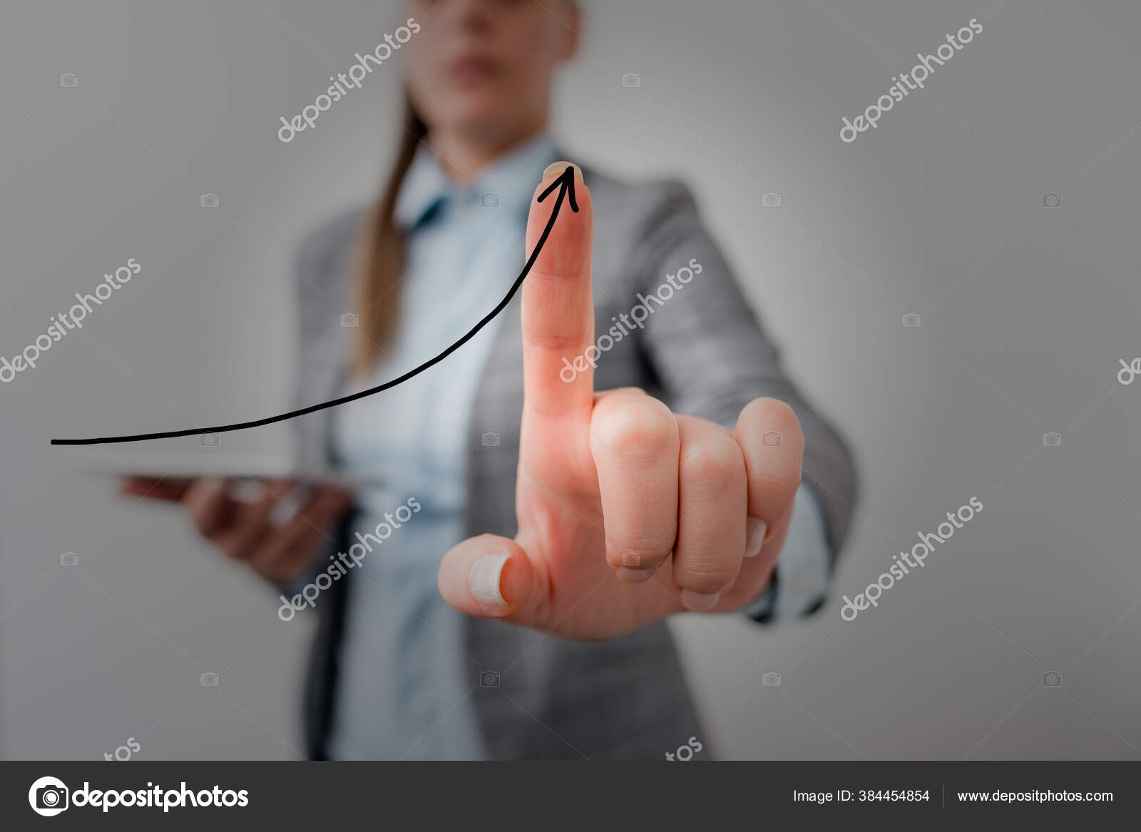 Ilustración de la curva de la punta de flecha que enfrenta el aumento ...