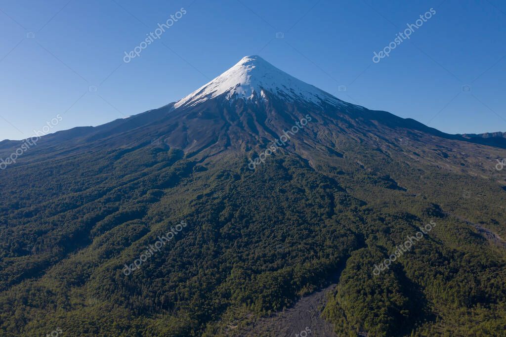 Paisaje a reo del Volc n Osorno y Cataratas de Petrohue - Puerto Varas, Chile, Am rica del Sur. 2024