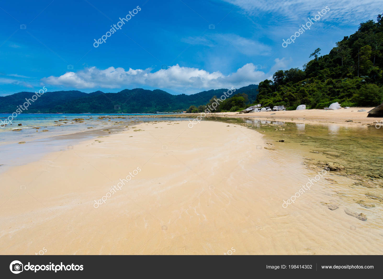 Paisaje Con Arrecife Coral Isla Tropical Tioman Malasia Hermoso Paisaje ...