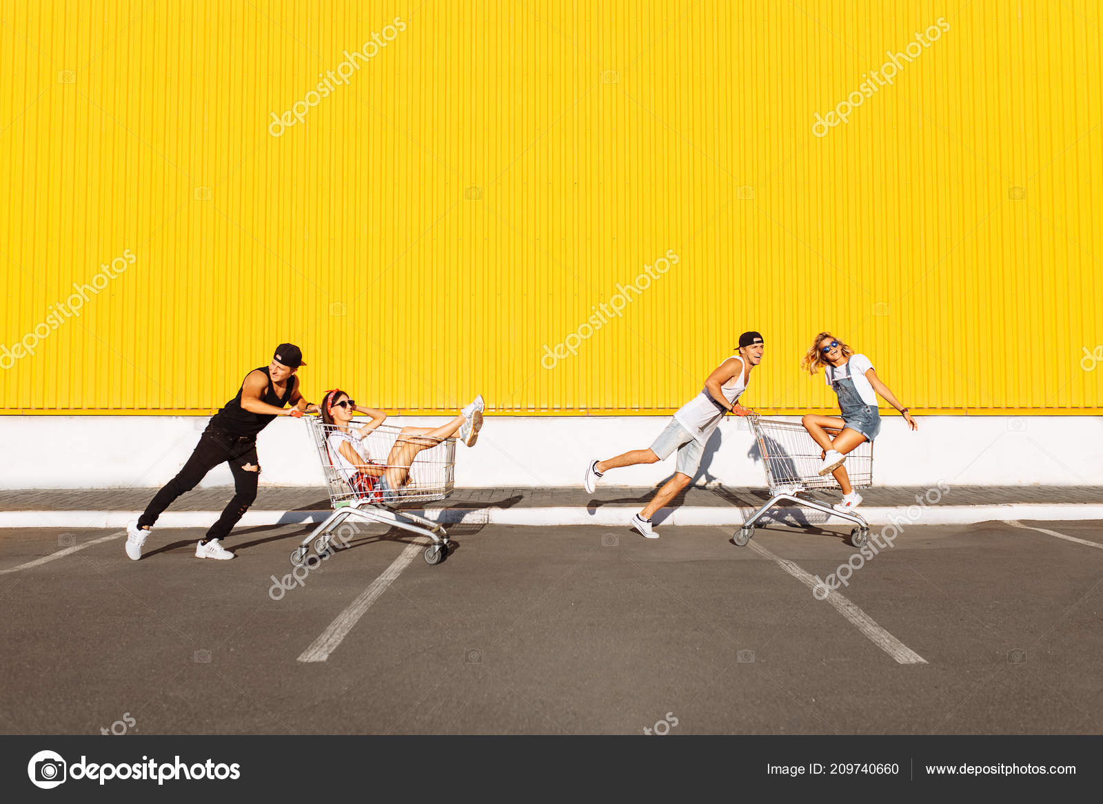 Friends Ride Carts Supermarket Great Pastime Group Young People Rides ...