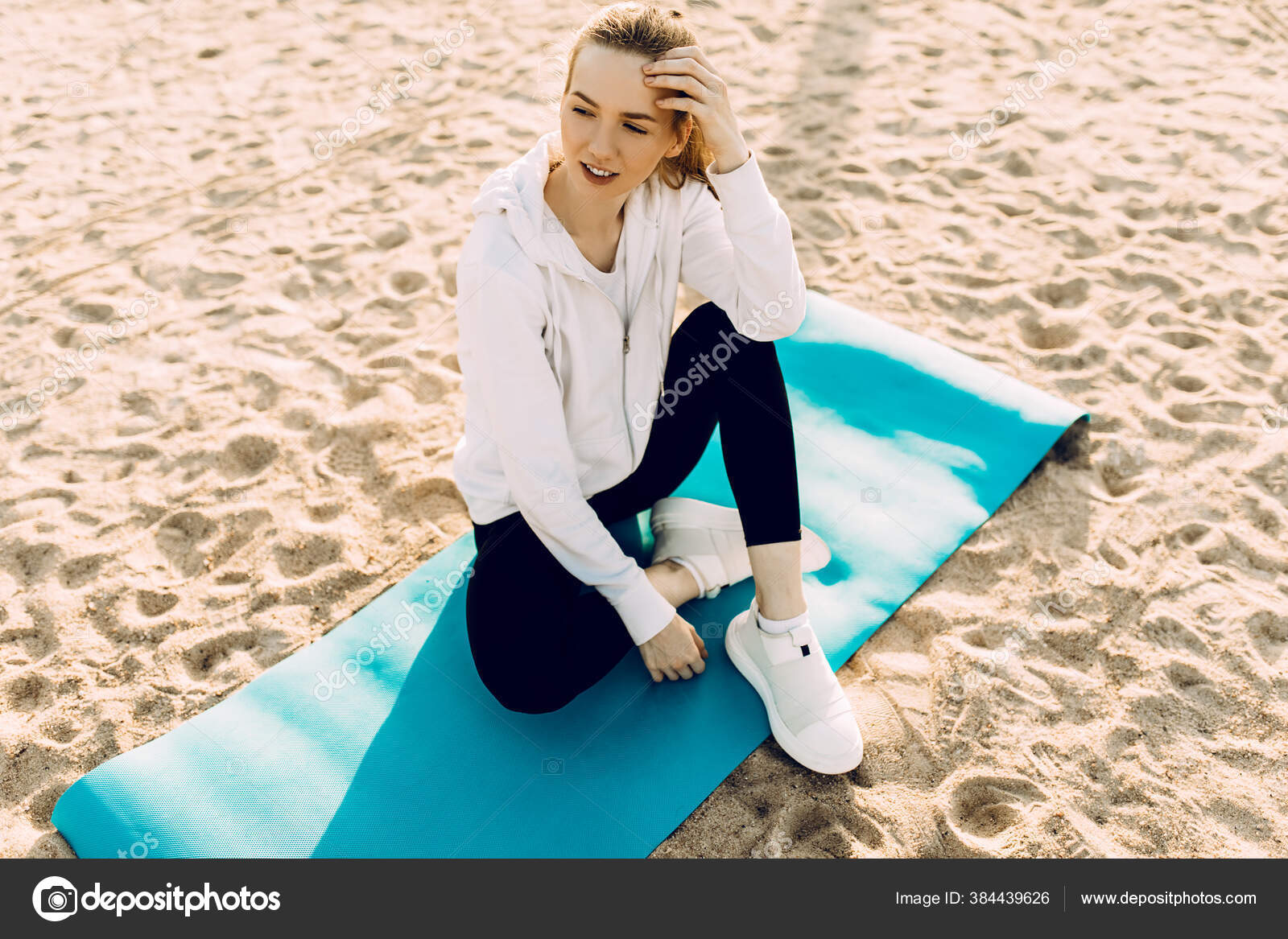 Tired Young Athlete Sitting Beach Fitness Mat Resting Workout — Stock ...