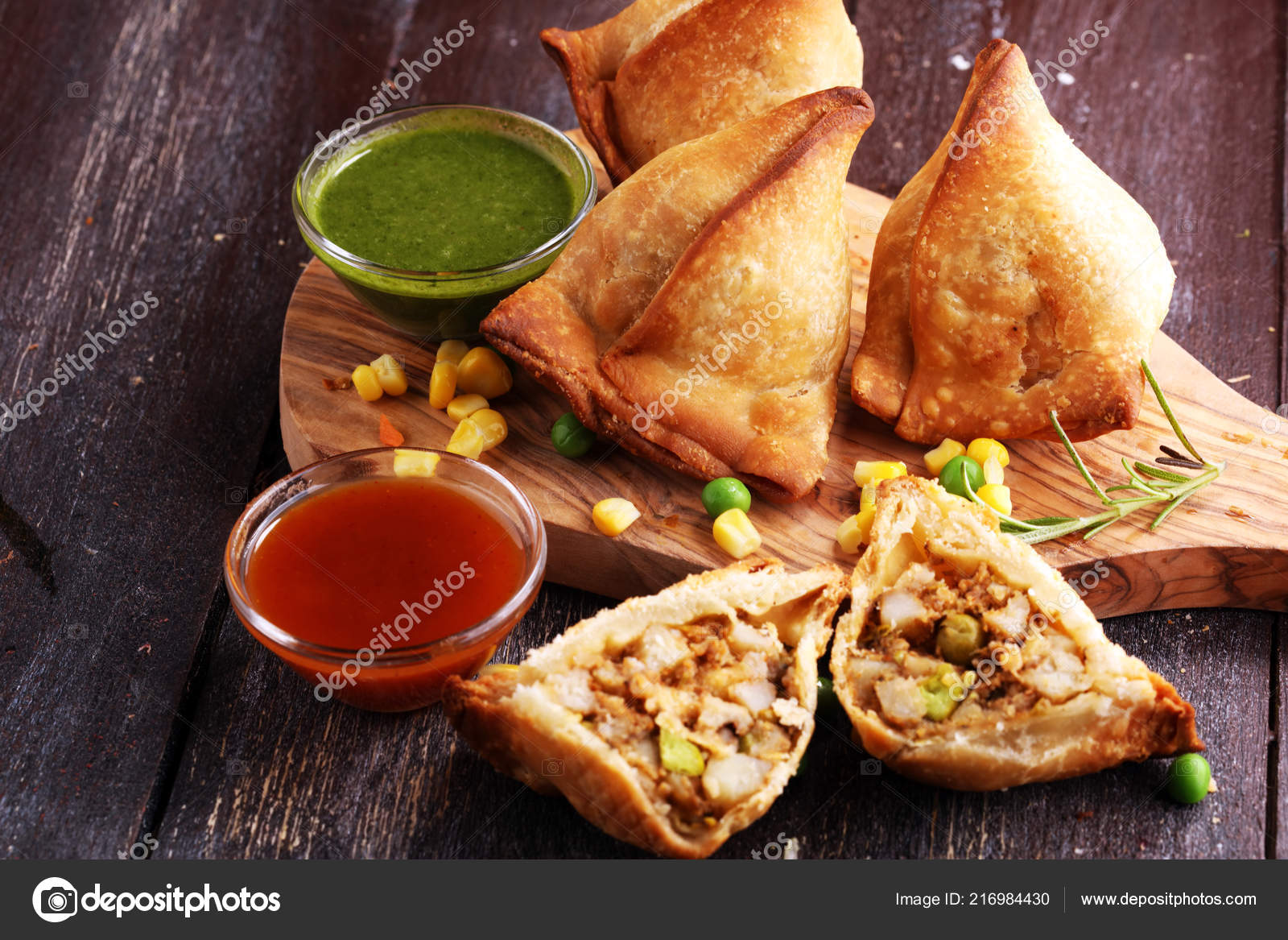 Vegetarian Samsa Samosas Indian Special Traditional Street Food Punjabi ...