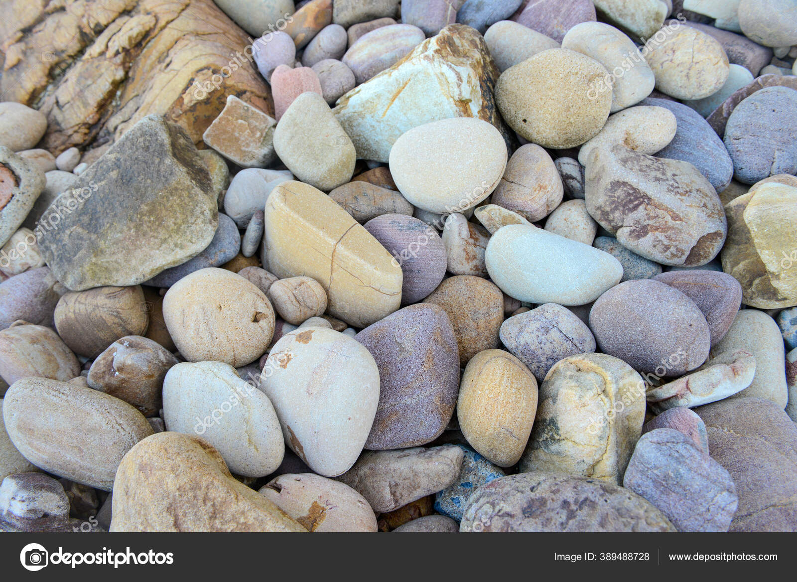 Close Rounded Polished Beach Rocks Sea Shore — Stock Photo © opasstudio ...