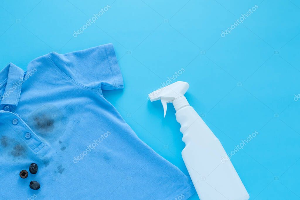 manchas de aceitunas negras sucias en la ropa y quitamanchas ...