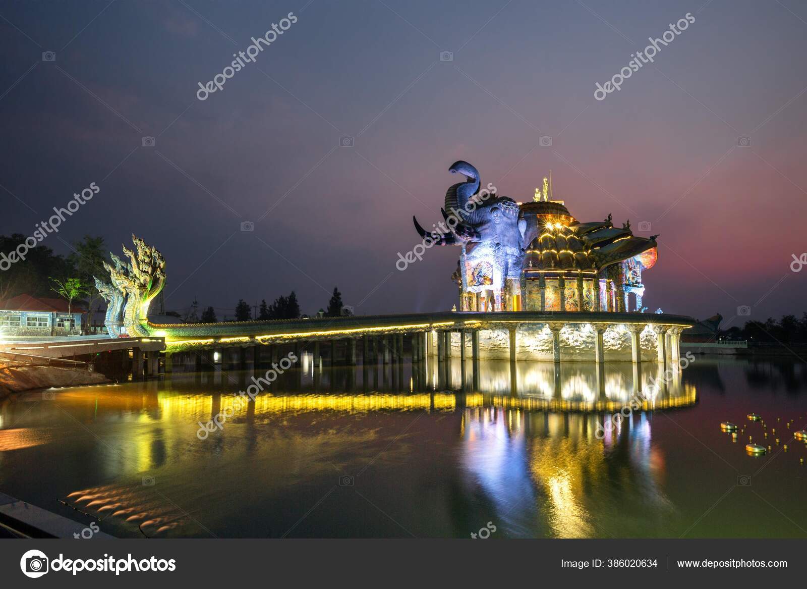 Seven Headed Naga Serpent Front Elephant Temple Thep Wittayakhom Vihara ...