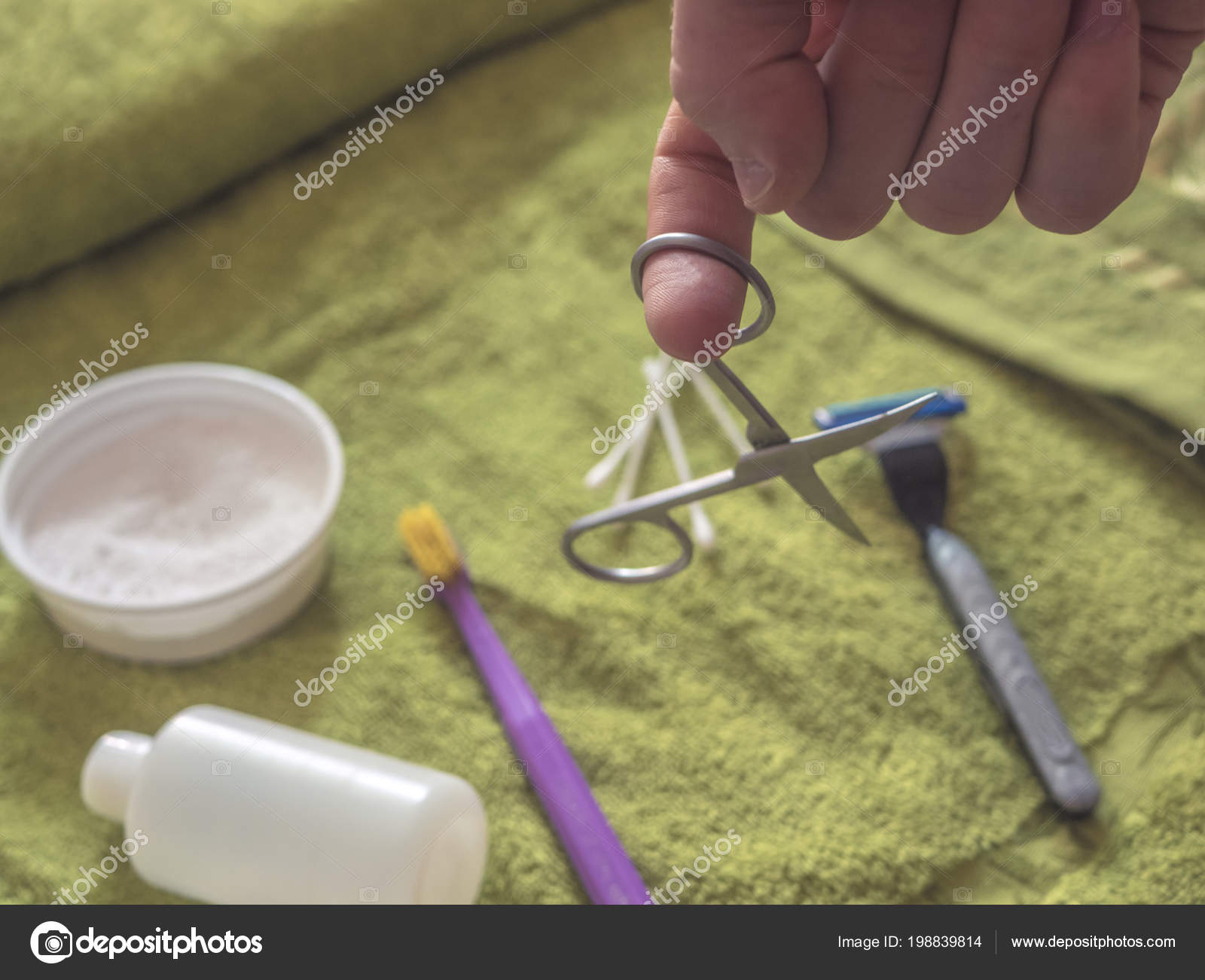 Close Nail Small Scissors Personal Hygiene Hand Bathroom Supplies ...