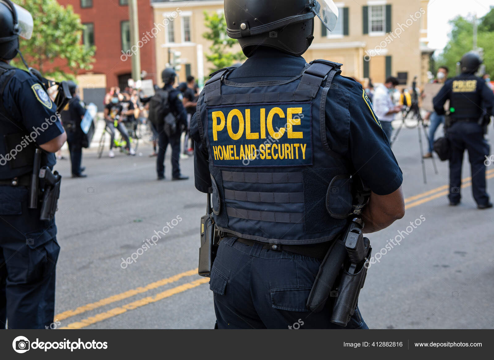Dhs Officer Riot Gear White House — Stock Editorial Photo © Cavan ...