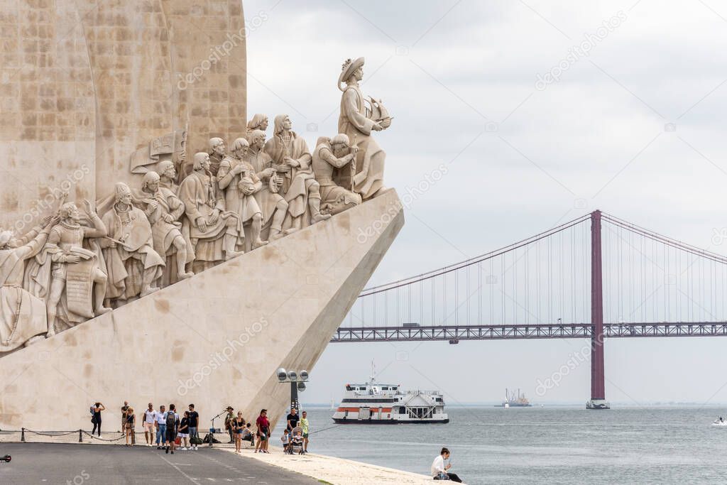 Hermosa vista al Monumento histórico a los Descubrimientos en la zona ...