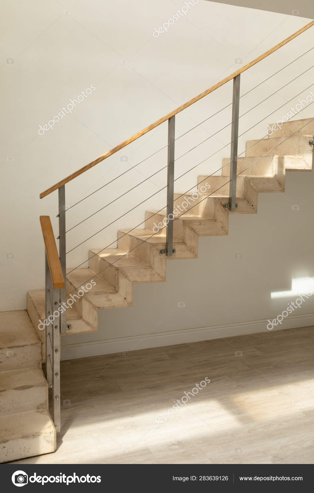 Side View Wooden Modern Stairs Stock Photo by ©Wavebreakmedia 283639126