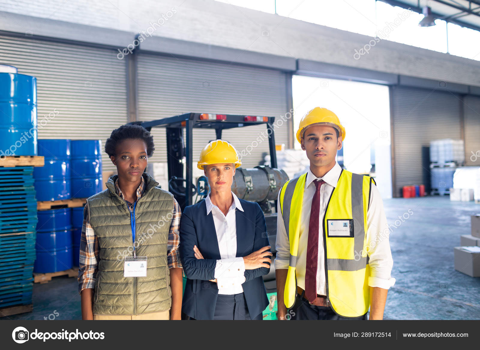 Front View Diverse Warehouse Staff Looking Camera Warehouse — Stock ...