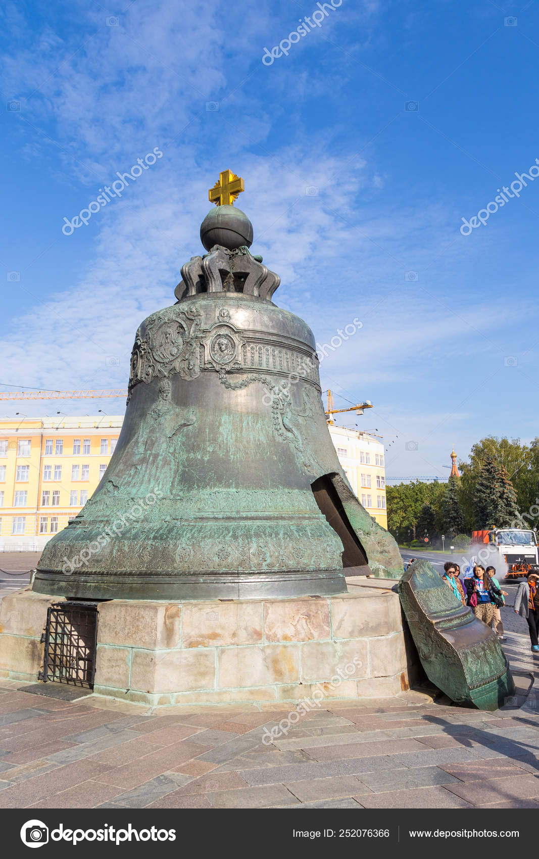 The Tzar Bell, the largest bell in the world, Moscow, Russia. – Stock ...