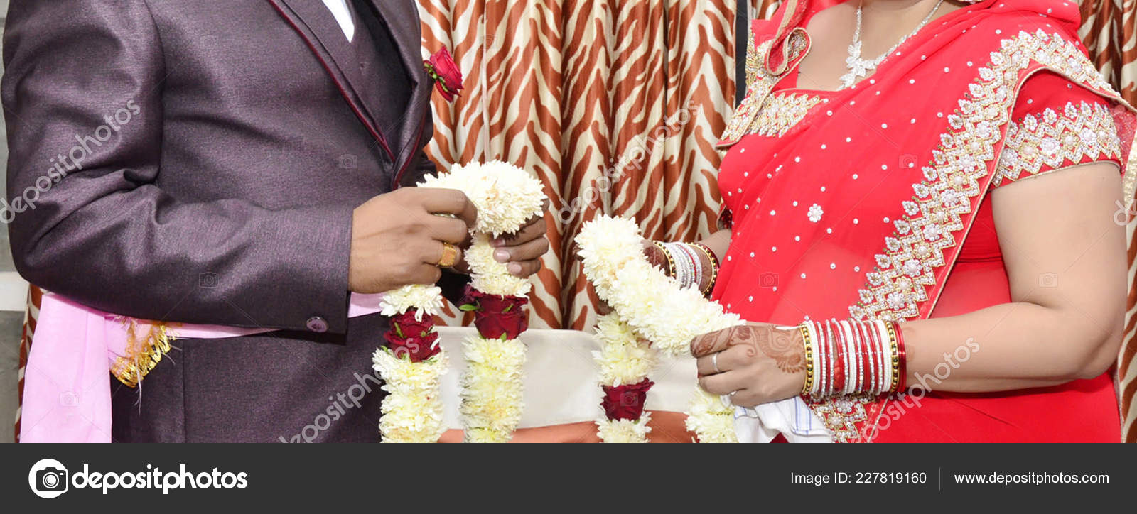 Bride Groom Indian Wedding Garlands Jaimala Ceremony — Stock Photo ...