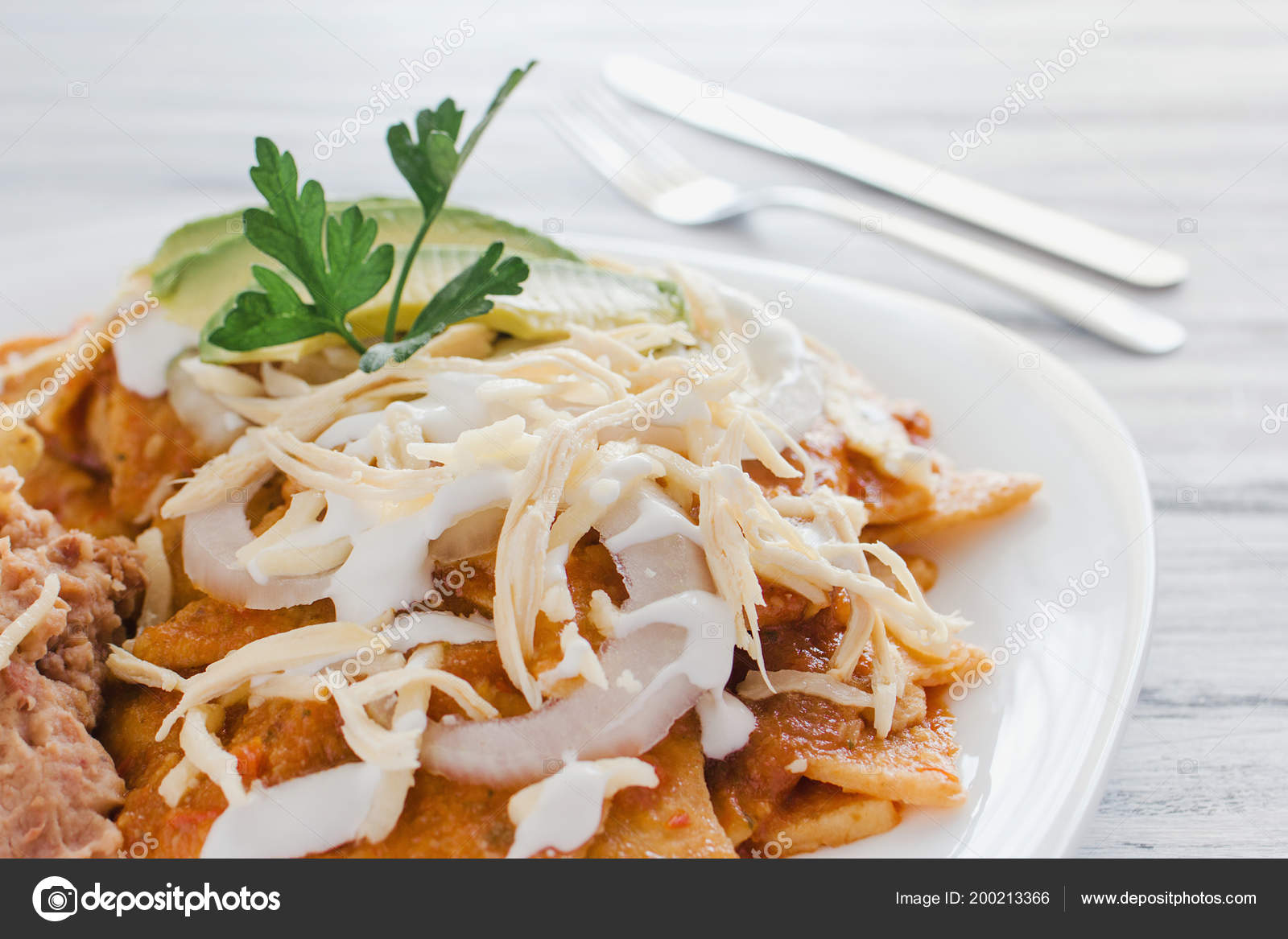 Chilaquiles Rojos Con Pollo