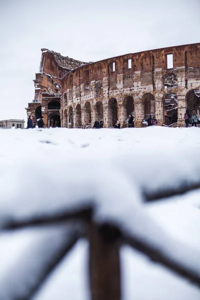 Coliseo con nieve Stock Photos, Royalty Free Coliseo con nieve Images ...