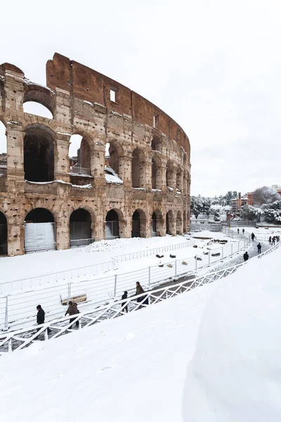 Coliseo con nieve Stock Photos, Royalty Free Coliseo con nieve Images ...