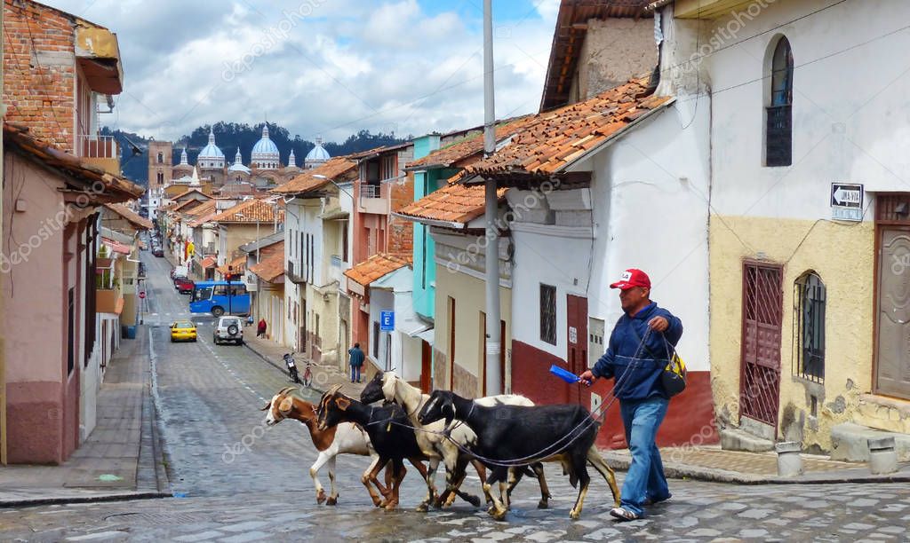Cuenca, Ecuador - 13 de abril de 2019: Vista en calle Benigno Malo y ...